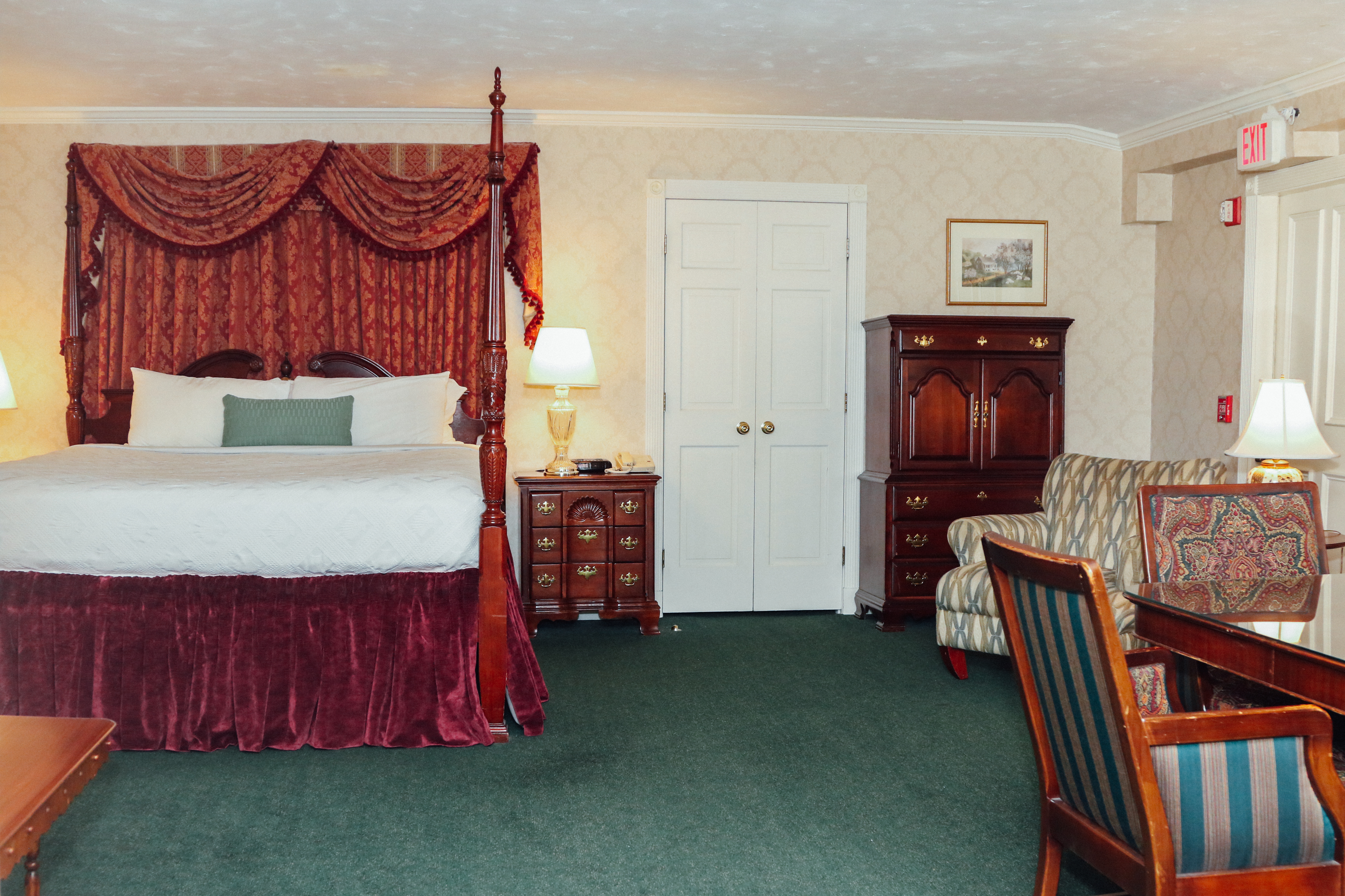 Historic Inn Pictures - Concord, Massachusetts | Concord's Colonial Inn